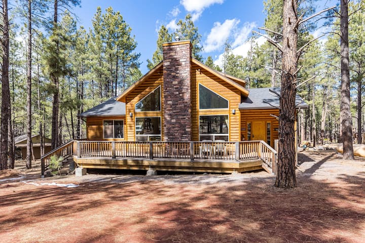 Mountain Getaway, Luxury Cabin Near Grand Canyon! - Parks, AZ
