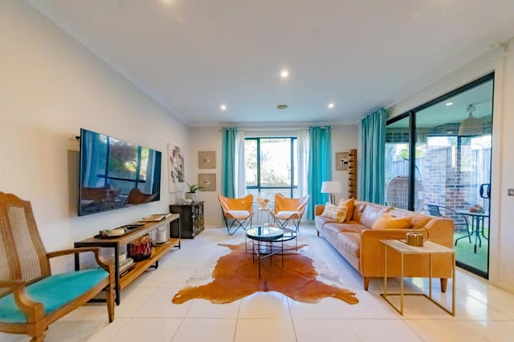Stayau 4br Designer Home In Knox - Bayswater