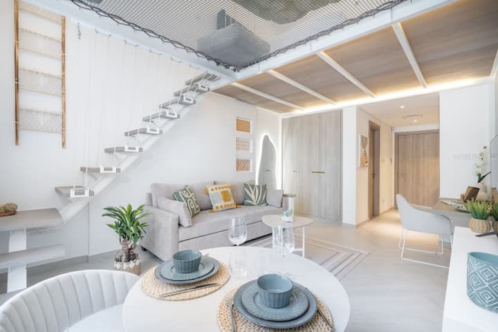 Relax & Recharge Studio Loft With Hanging Net - Dubai