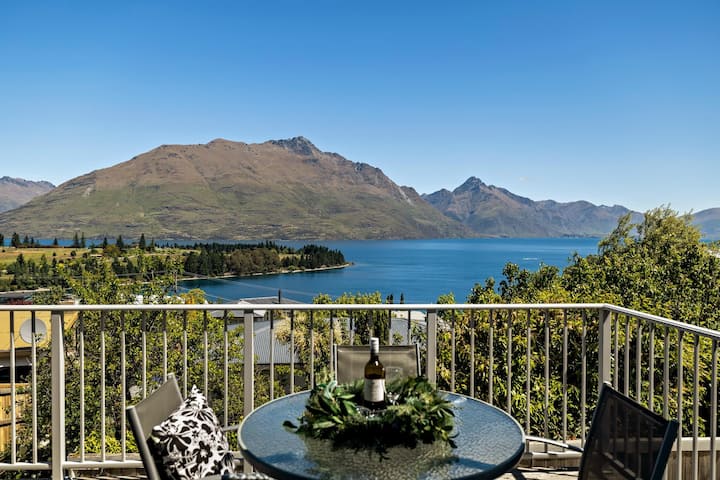 Central Queenstown Hill 3 Bedroom - Queenstown