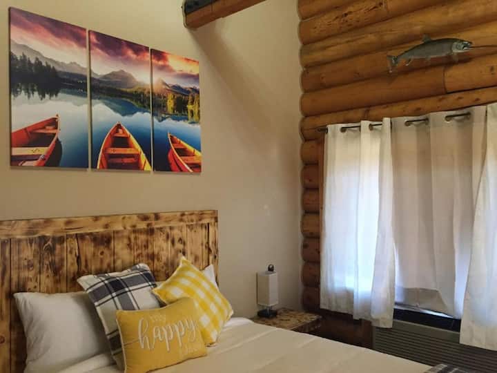 Room 3 Riverbend Retreat - Escalante, UT