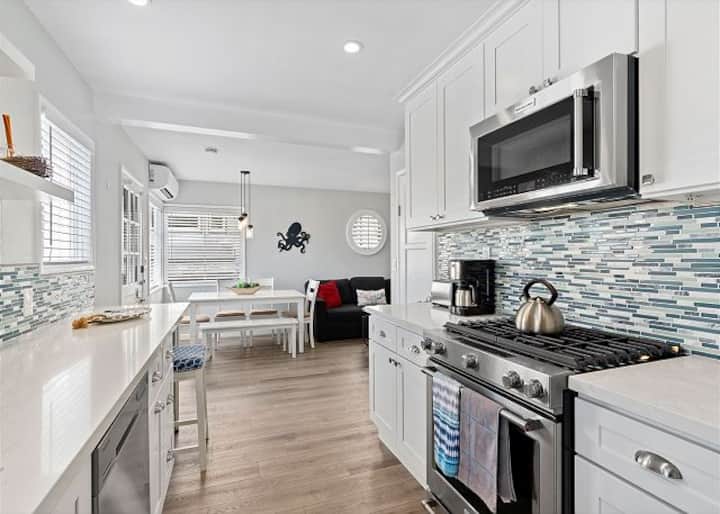 Cozy Balboa Island Getaway | Ac + Walk To Beach - Newport Beach, CA