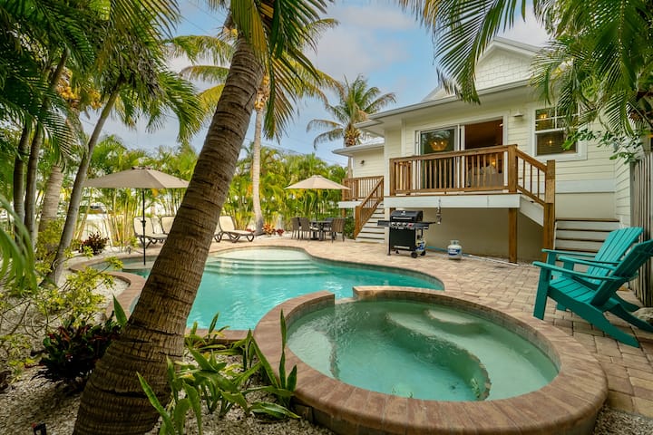 New Listing! Sailfish Bungalow. Perfect For Your F - Anna Maria Island, FL
