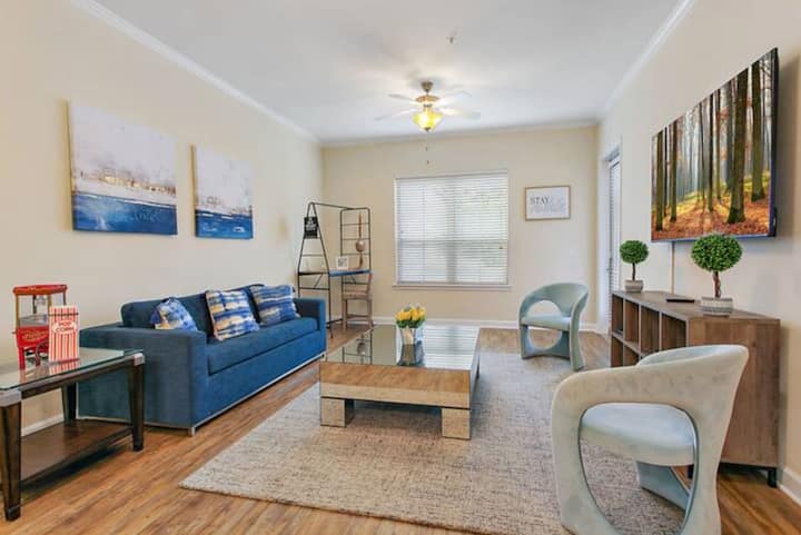 Sunshine Haven: 2br W/pool, Theater, Gym, Tennis - Jacksonville, FL