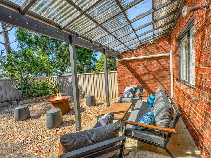 Spacious 2-bed Townhouse With Bbq By The Beach - Batemans Bay