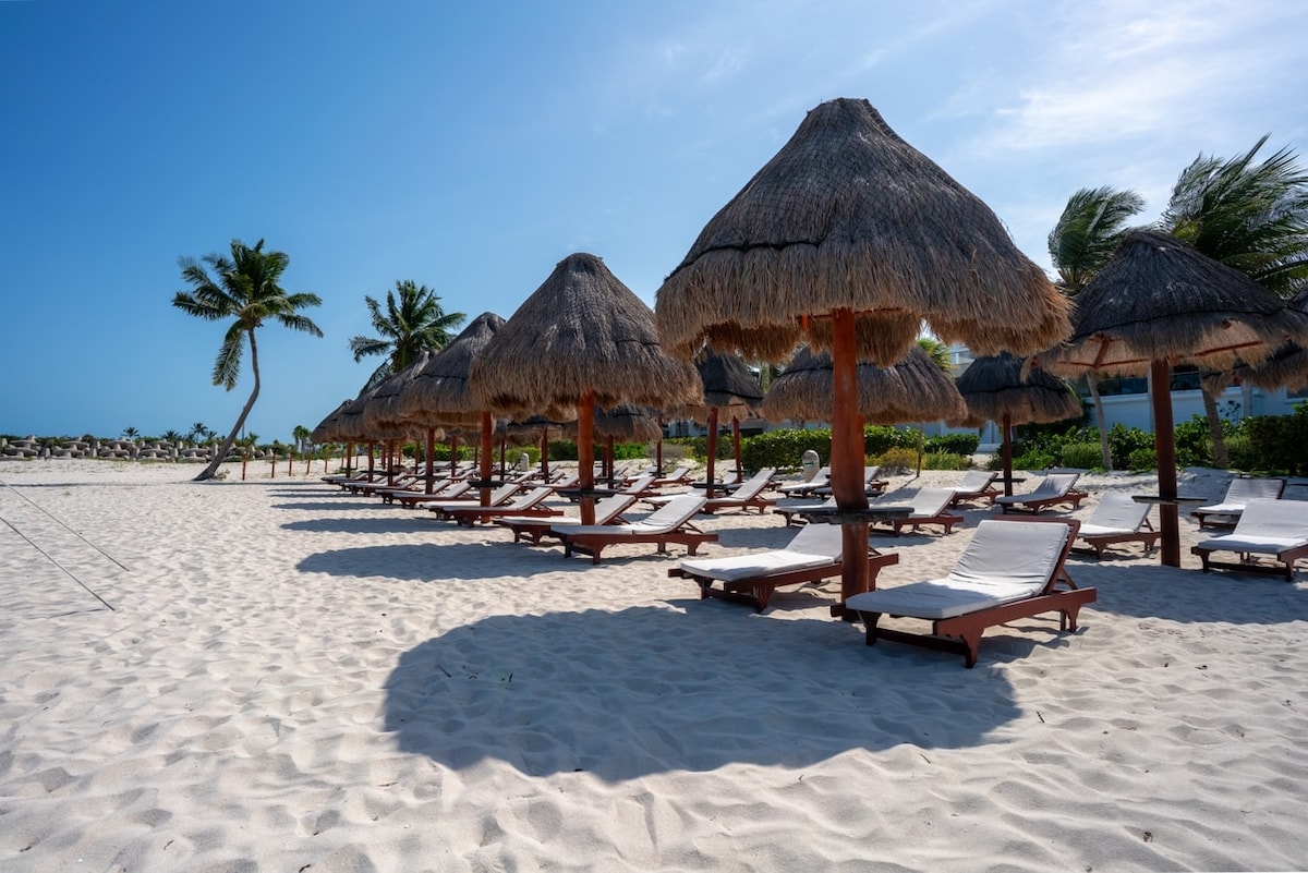 Exclusive Condo | 2BR | Pool & Beach Access - Apartments for Rent in ...