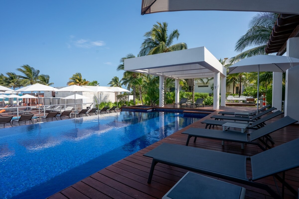 2BR Beachfront Exclusive Condo w/ Top Features - Apartments for Rent in ...