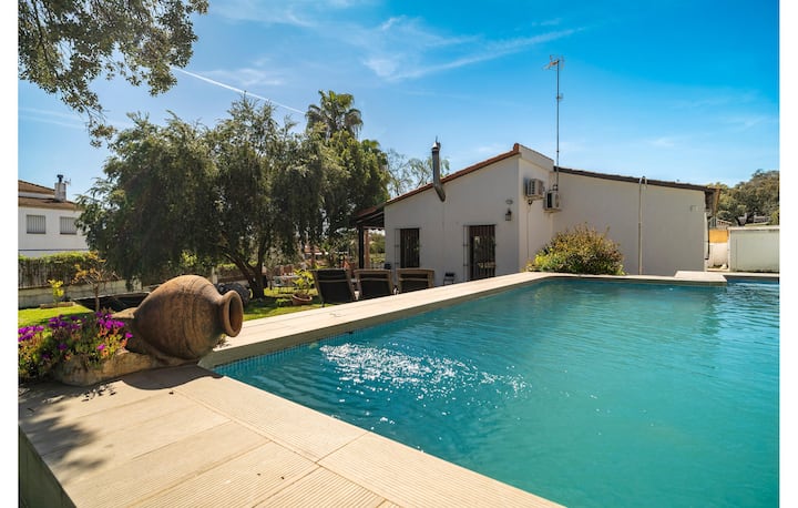 Beautiful Home In Gillena With Kitchenette - Castilblanco de los Arroyos