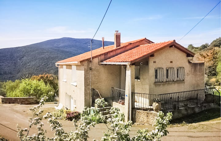 Gorgeous Home In Berlou With Kitchen - Olargues