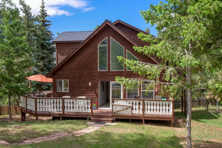 Woodland Park Chalet W/ Deck, Grill & Mtn Views! - Woodland Park, CO