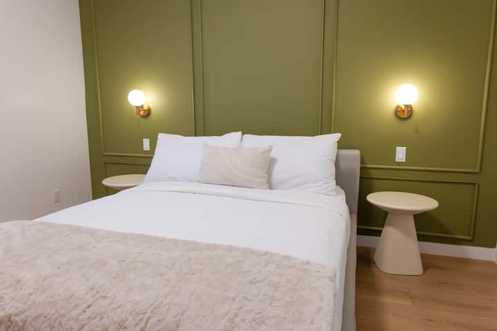 #5 - Spacious 3bds - Plateau - St-denis - Ac - Tv - Montreal