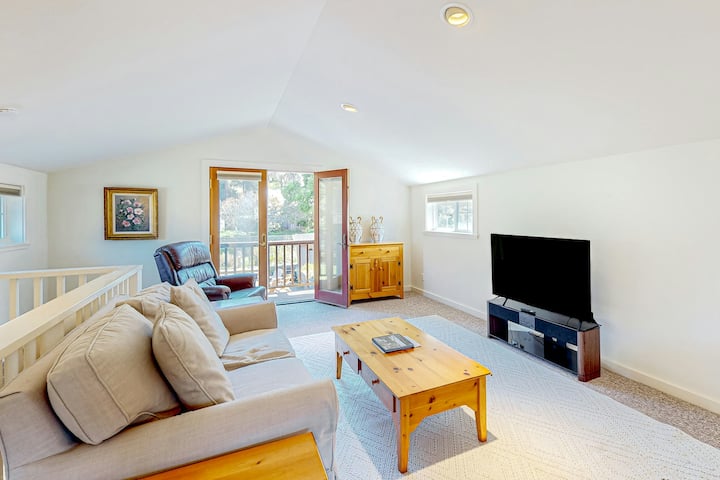 1br 2-story Home Near Big River W/streaming & Wifi - Mendocino, CA