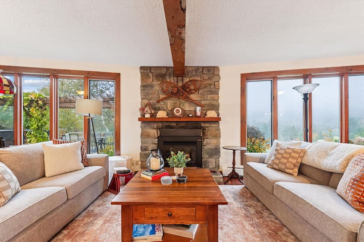 Stowe Hollow: 4br, Fireplace, Pond, Views! - Waterbury Village Historic District