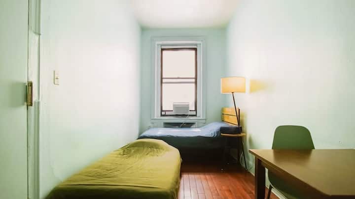 Apartment With Shared Bath On Gramacy Park - Brooklyn