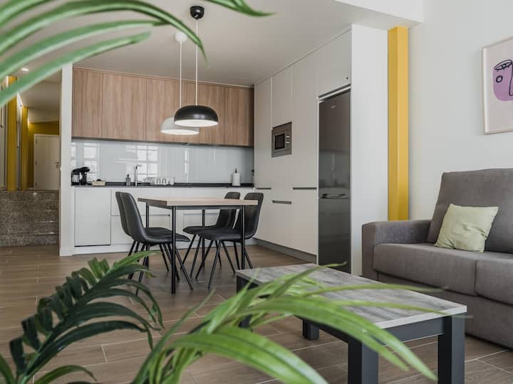 Miss Tic Amarillo Calle Real - A Coruña