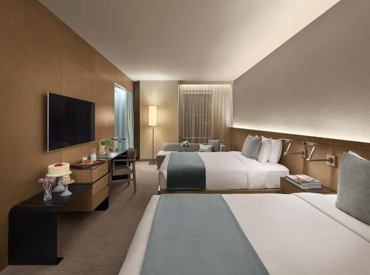 Cosmopolitan Oasis| Broadway. Fitness Center - New York City, NY