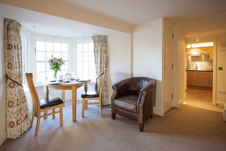 Oberon - River View Apartment - Adults Only - Bourton-on-the-Water