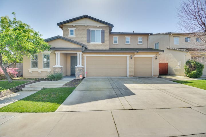 Spacious Merced Home ~ 4 Mi To Downtown! - Merced, CA