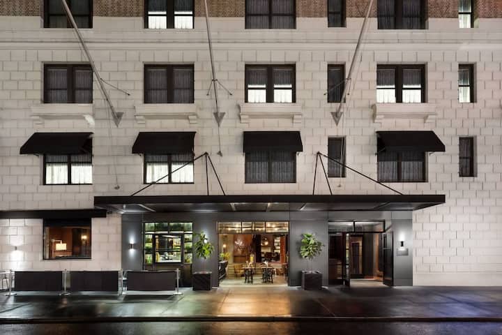 Steps To Central Park + Dining & Rooftop Terrace - Manhattan, NY