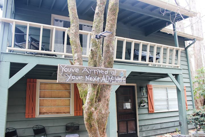 Neverland Escape | Riverfront, Hot Tub & Games - ブルー・リッジ, GA