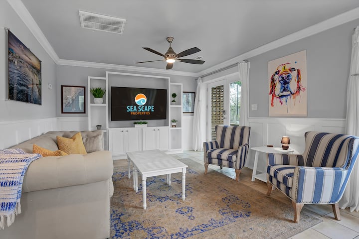 Waterway Retreat W/ Marina Views, Pool & Dining - Wilmington, NC