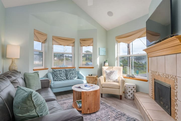 Romantic Sunset Beach Views, Hottub @Pinpointstays - Waldport, OR