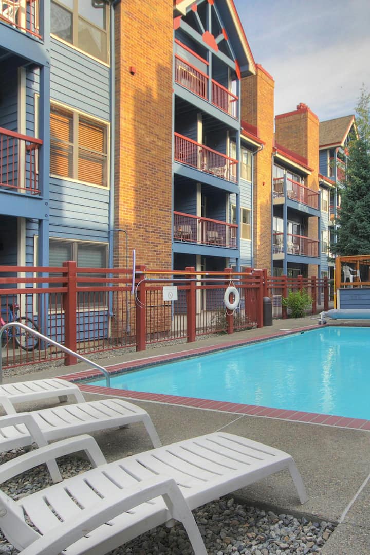 Outdoor Hot Tubs & Fire Pits For Low-key Evenings - Breckenridge, CO