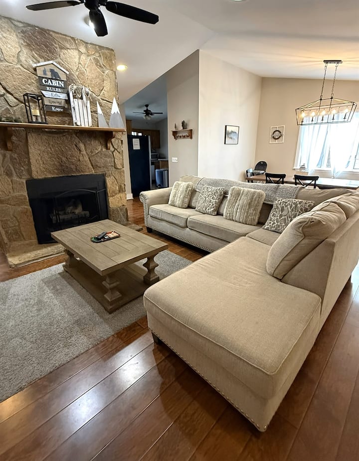 Massanutten Get Away W/ Wi-fi, Games, Grill & More - Massanutten, VA