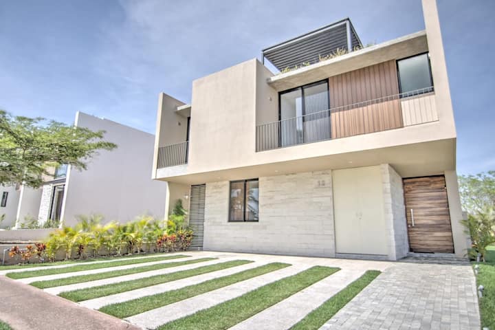Villa 12t: Private Pool & Beach Club Access - Bucerías