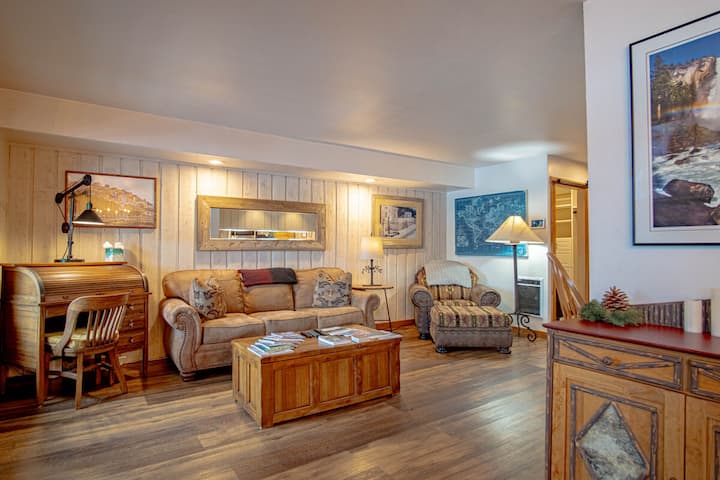 Sv131 - Walk To Lifts & Town - Hot Tub & Pool - Ketchum, ID