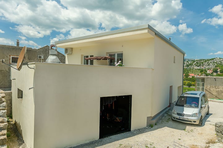 Maison, Avec Deux Chambres à Coucher, à Kostanje - Mimice