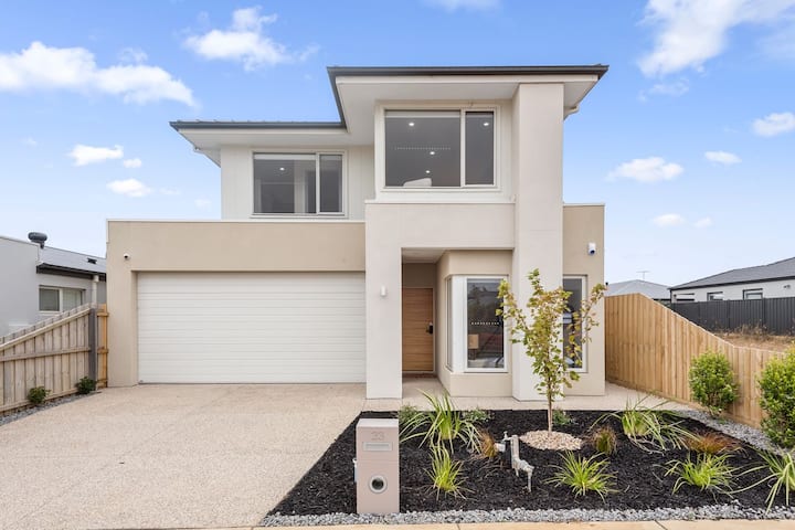 Georgina By The Bay - Portarlington