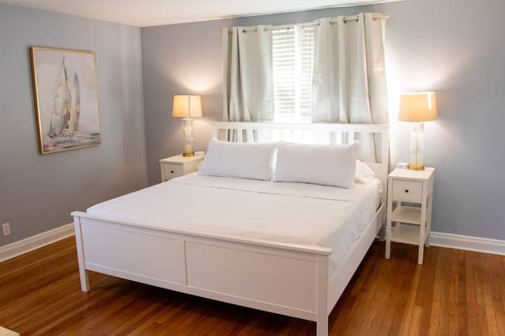 New Listing! Cozy Home In The Heart Of Jax Beach - Ponte Vedra Beach, FL