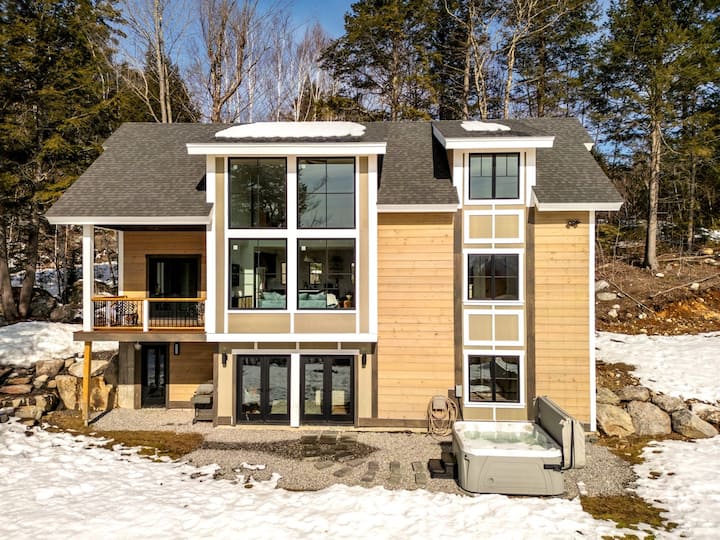 Gorgeous Estate W/amazing Views! Hot Tub! Slps 16 - Newry, ME