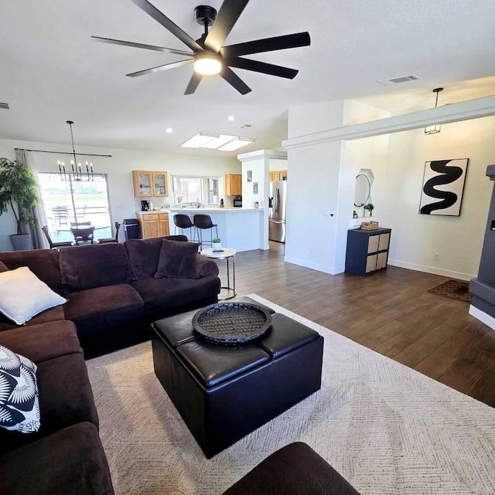 The Fieldhouse | Crews Welcome + Desert Getaway - Blythe, CA
