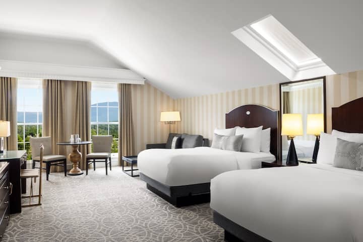Cozy Quarters | 2 Queen + Mountain View - Manchester, VT