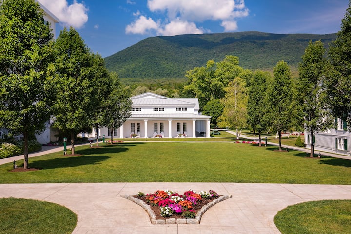 Oversized Retreat | King Suite + Flavorful Cuisine - Manchester, VT