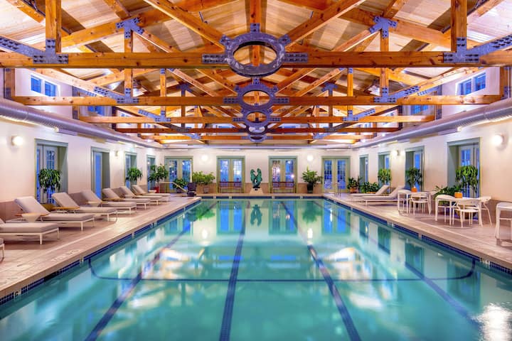 Grand Equinox | 2 Queen Room + Adventure Delights - Manchester, VT