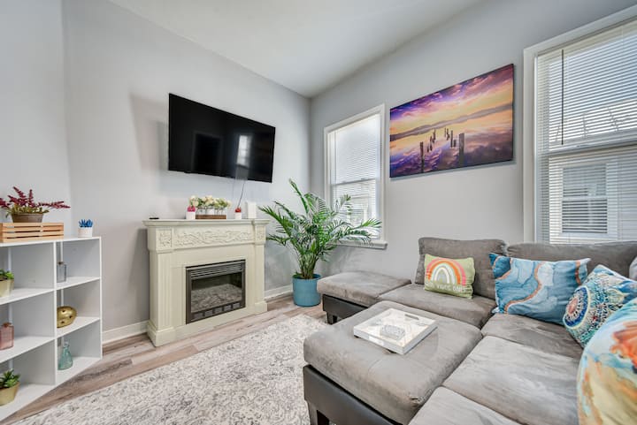 Charming Hampton Home Near Downtown & Beaches! - Hampton, VA