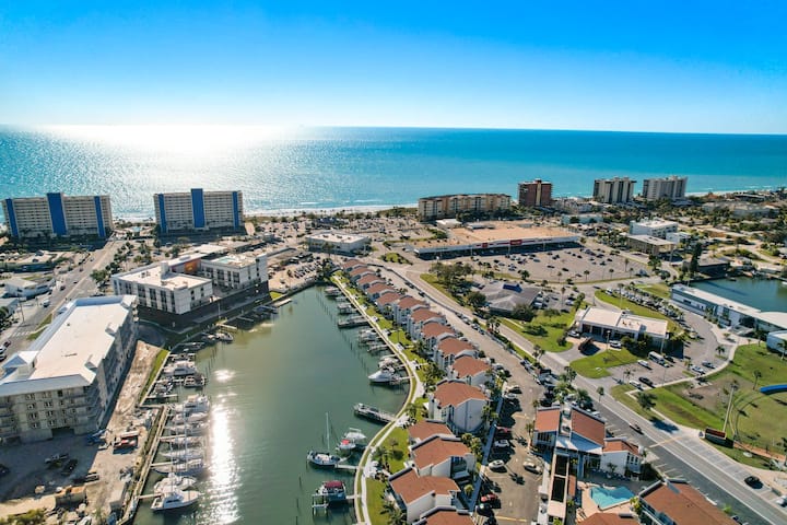#250g Madeira Beach Yacht Club - Madeira Beach, FL