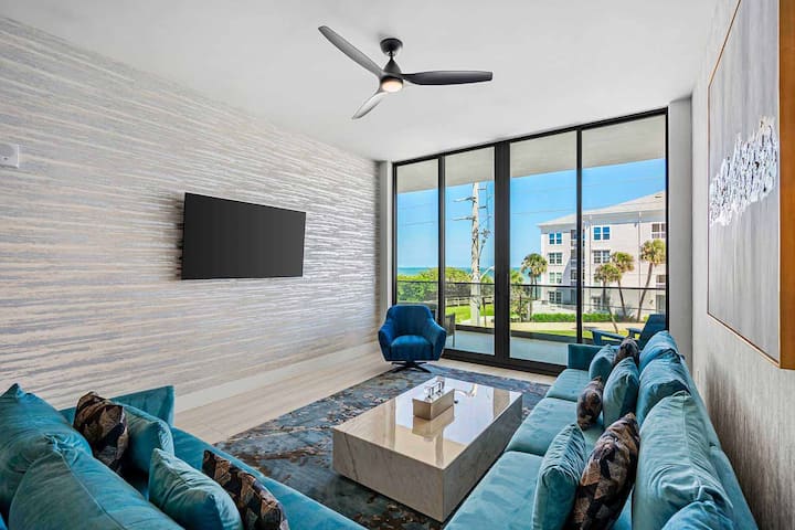 New Condo W Beach View, Huge Master - Melbourne, FL
