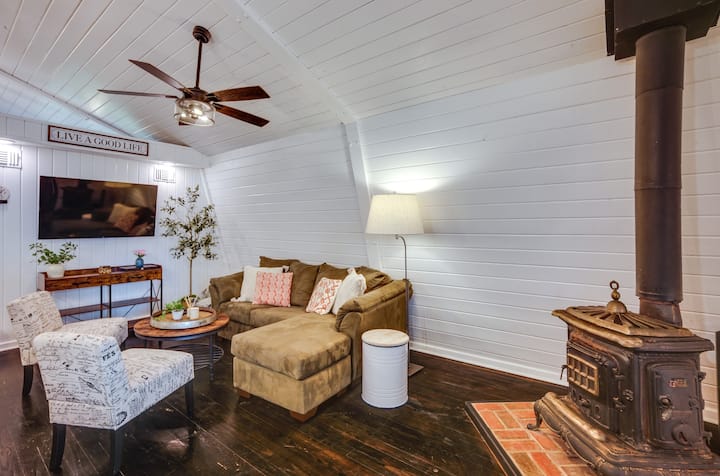 Willis Vacation Rental ~ 2 Mi To Lake Conroe! - Willis, TX