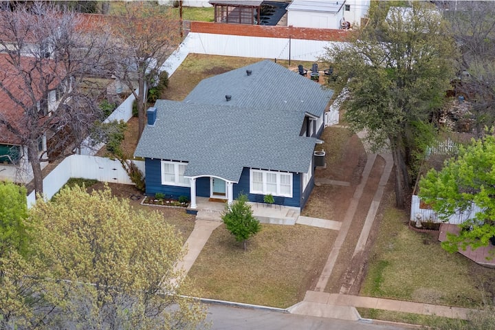 Ten33 | Luxe Sayles District Experience, King Bed! - Abilene, TX