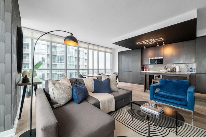One Of A Kind Sub-penthouse | Breathtaking Views! - Toronto, ON