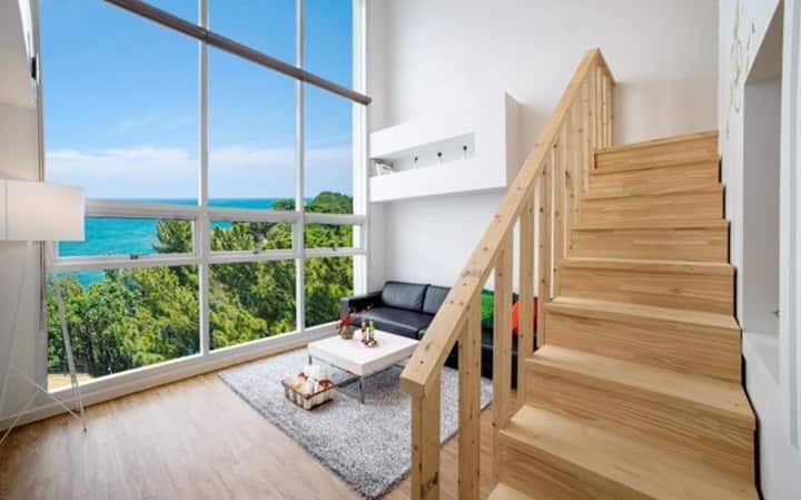 자연과 하나되어 힐링할 수 있는 숙소 객실, A동_마루102호(복층) - Gyeongju-si