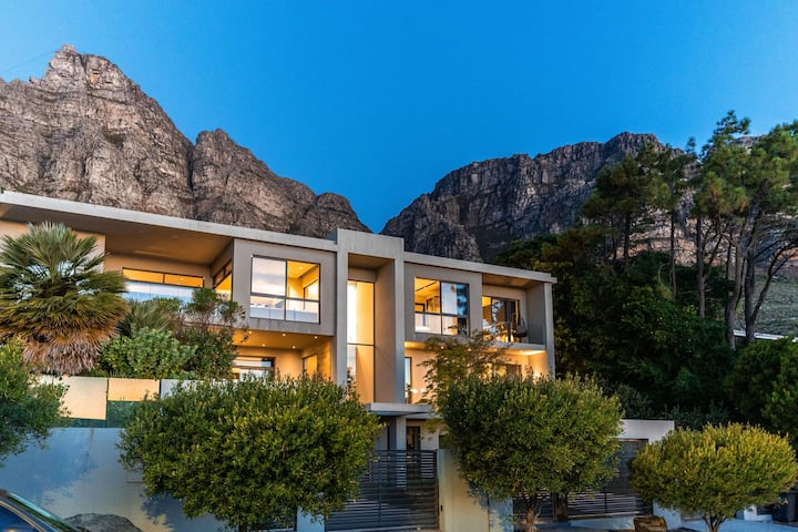 Sapphire Seas - Designer Villa In Camps Bay - Camps Bay