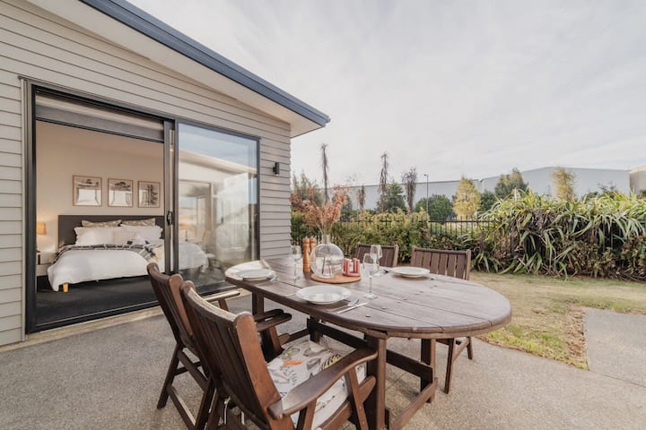 Zenith Escapes: Your Quintessential 4-br Haven - Christchurch