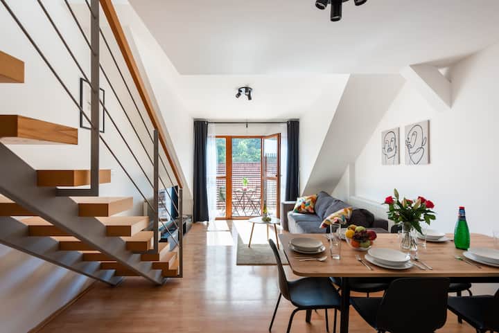 Apartment With Balcony With Beautiful City View - Aéroport de Prague-Václav-Havel (PRG)