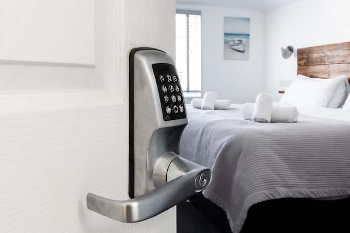 The Nook - Deluxe Superking Room - 세인트아이브스