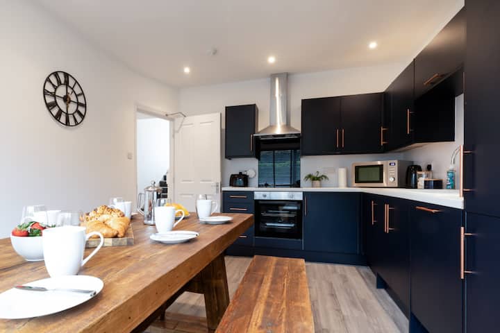 The Nook - Deluxe Superking Room - St Ives